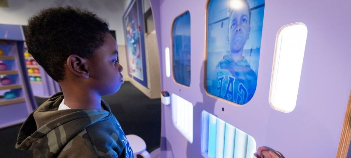 Gauge Your Emotions Mirror recognizes emotions - Visage Technologies